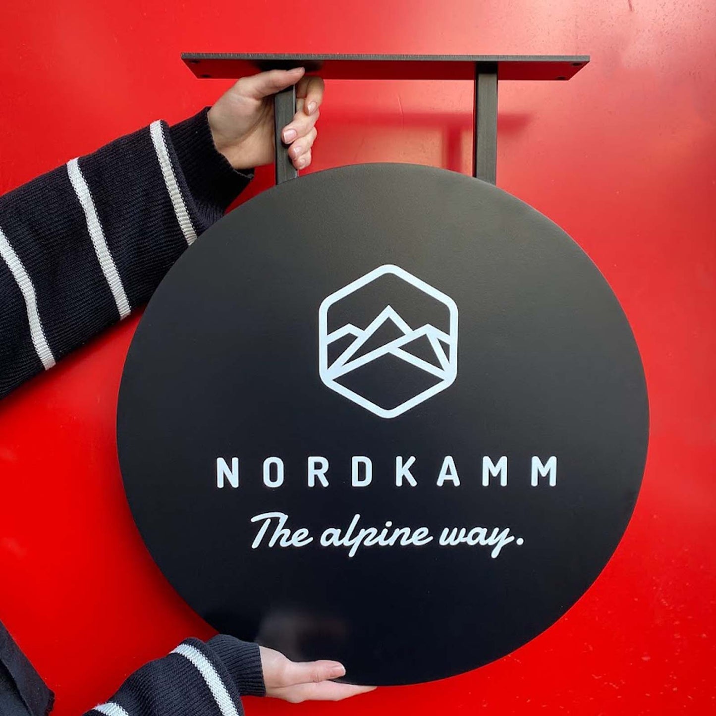 Round Blade Sign – Metallionaire