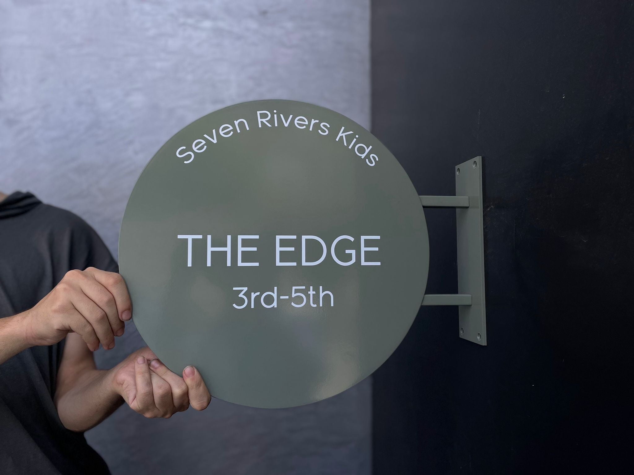 Round Blade Sign – Metallionaire